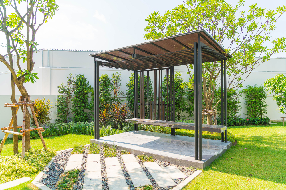 8 Outdoor Lawn Design Ideas For Small Spaces - Lemon Interiors